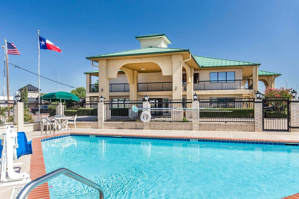 Quality Inn & Suites Abilene™ a Budget Hotel In Abilene Texas